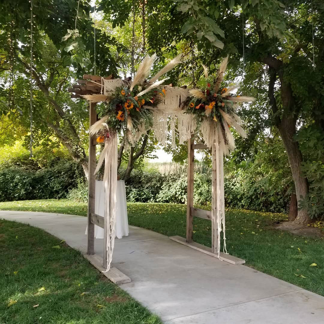 5-Wooden-Arch-with-Hanging-Macrame | Hidden Hollow